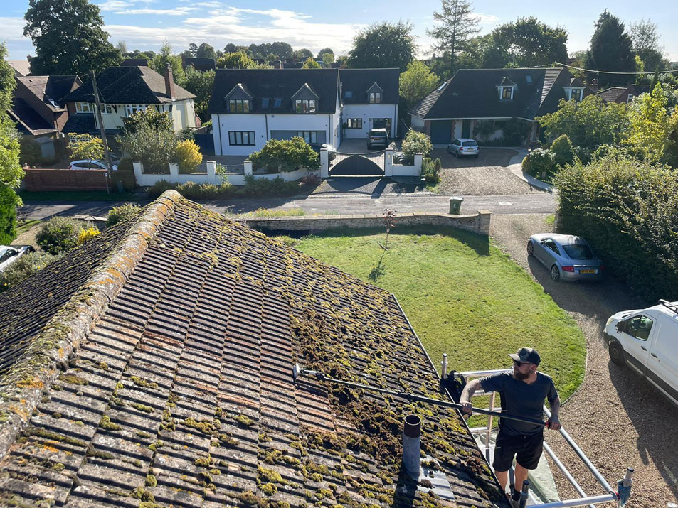 Roof Cleaning & Roof Moss Removal in St Neots | Contractors Serving St ...